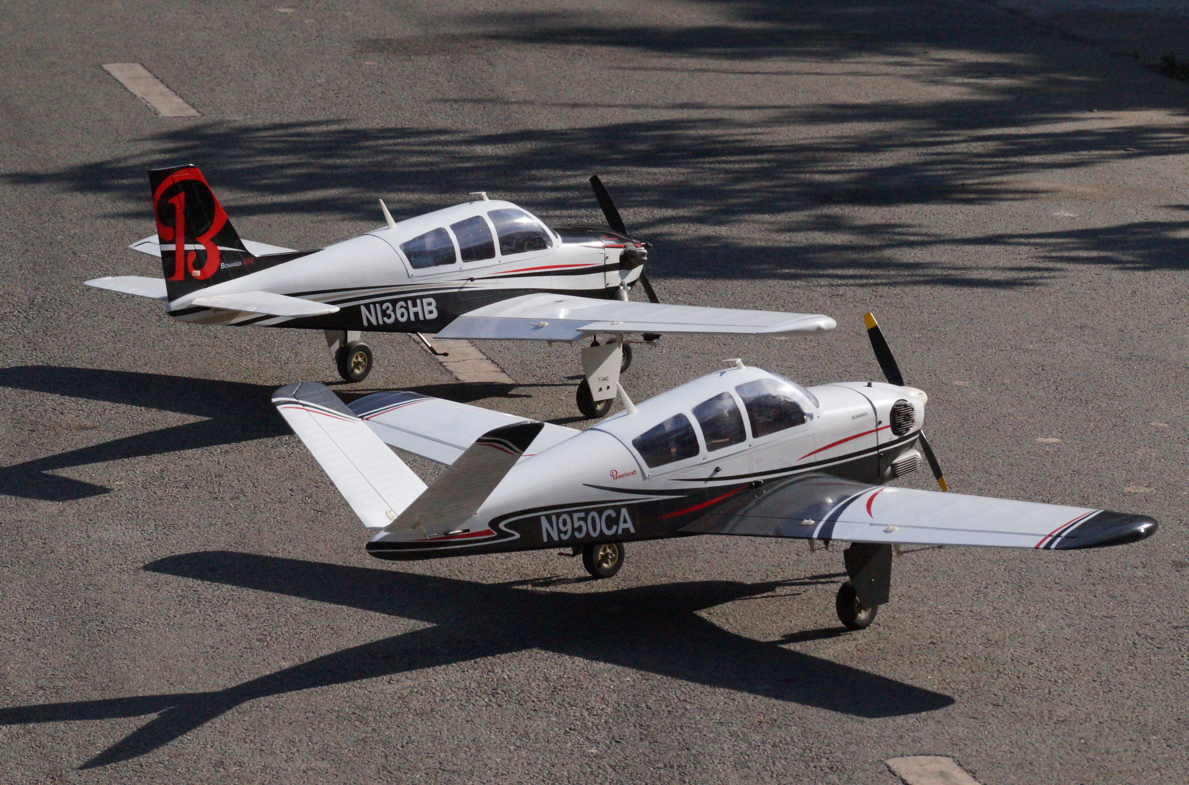 Beechcraft Bonanza V-tail 46 EP-GP - VINH QUANG RC MODELS