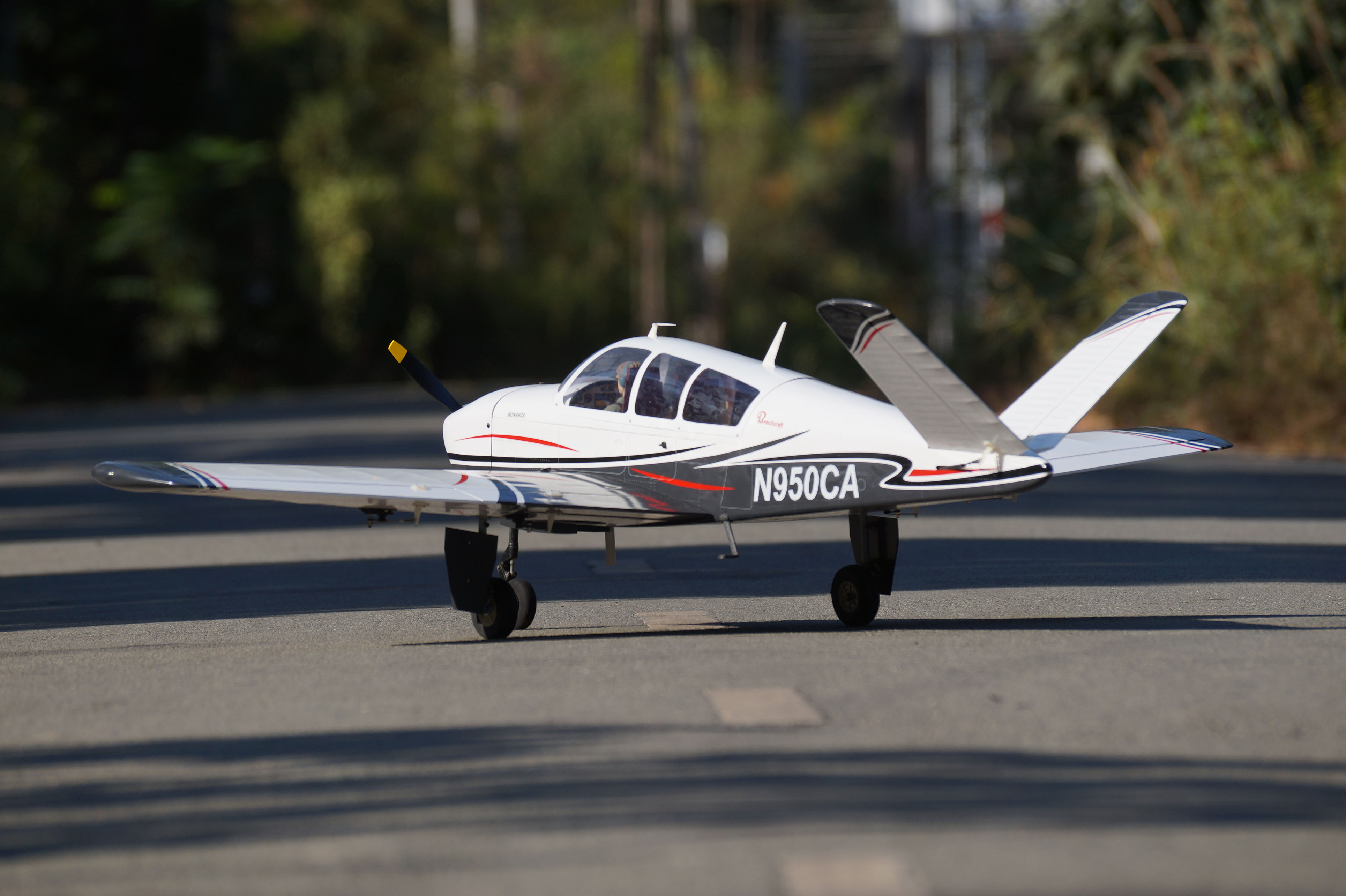 Beechcraft Bonanza V-tail 46 EP-GP - VINH QUANG RC MODELS