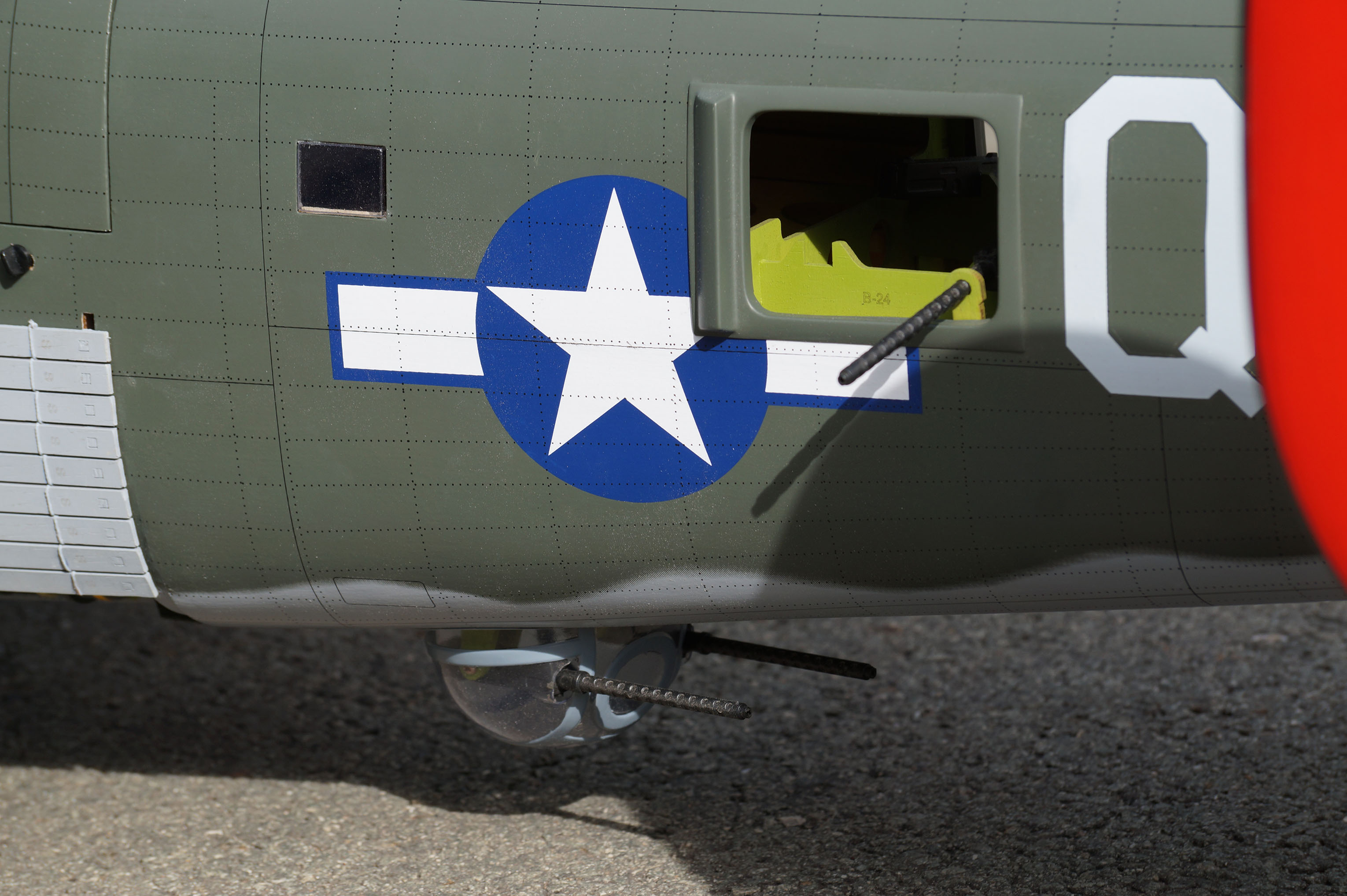 B-24 Liberator 32 size EP-GP - VINH QUANG RC MODELS