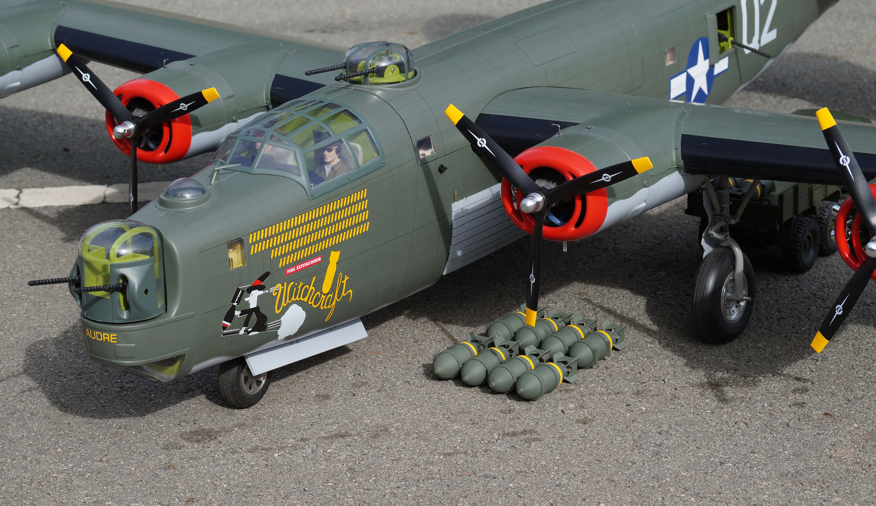 B-24 Liberator 32 size EP-GP - VINH QUANG RC MODELS